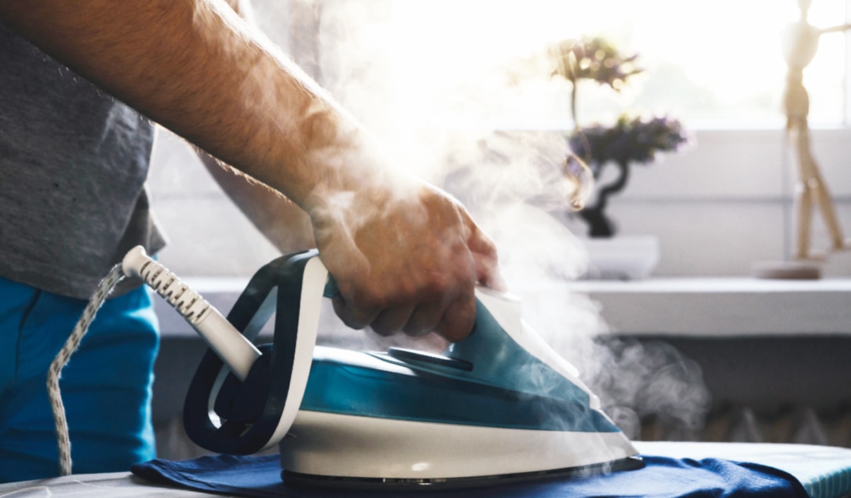 Dry Iron Vs Steam Iron - Which One Is Better For You
